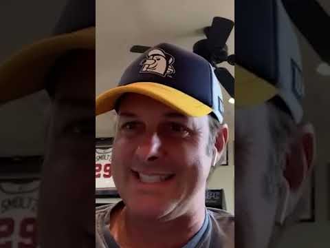 Kameron Loe Keeps a Snake in His MLB Locker | MLB Reports