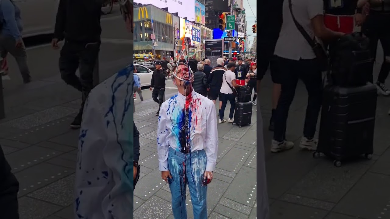 Times Square 🤣 What's Going On New York #shorts