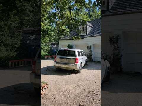 I found abandoned cars at an old mansion