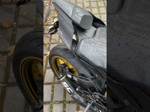 Yamaha R1 upgraded with @gscarbotech parts • Tank sliders • Seat sliders #motorcycle #yamaha #carbon