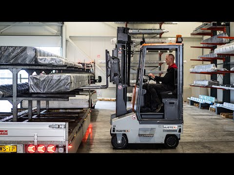 FluX multidirectional counterbalanced forklift truck in operation at Zetprofiel | HUBTEX