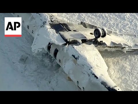 LISTEN: Airport tower audio as plane crashes in Toronto