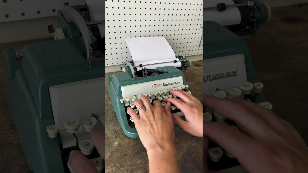 1950s Underwood Universal Portable Typewriter