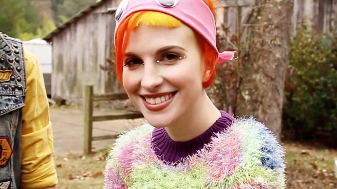 Paramore: Ain't It Fun (Beyond The Video)