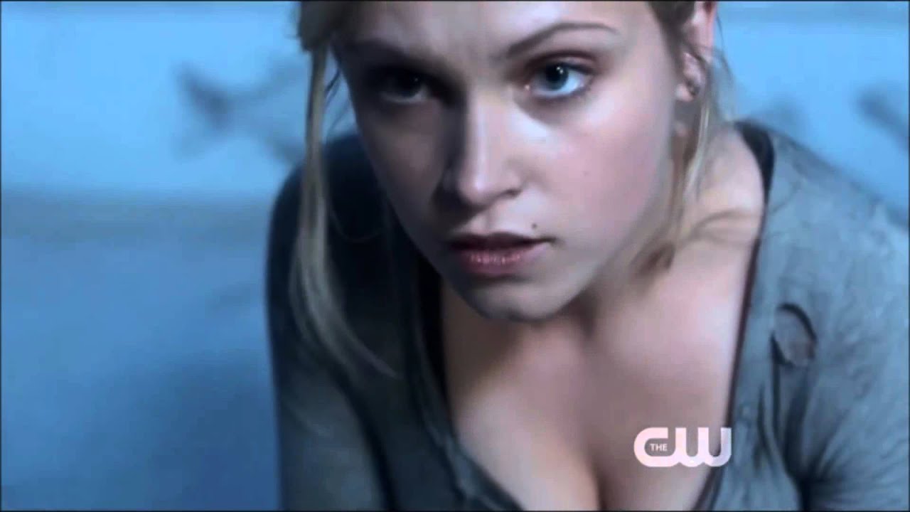The 100 -  first scene