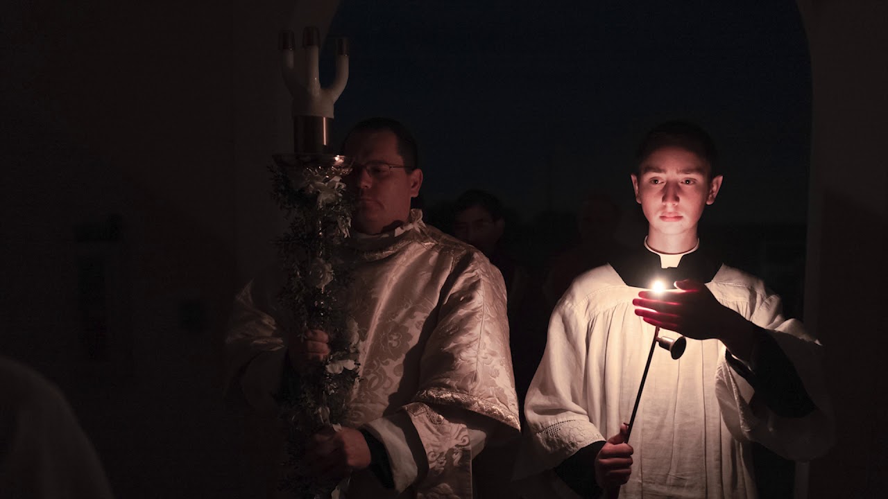 Holy Saturday: The Chant of the Exsultet #Catholic #HolySaturday #HolyWeek