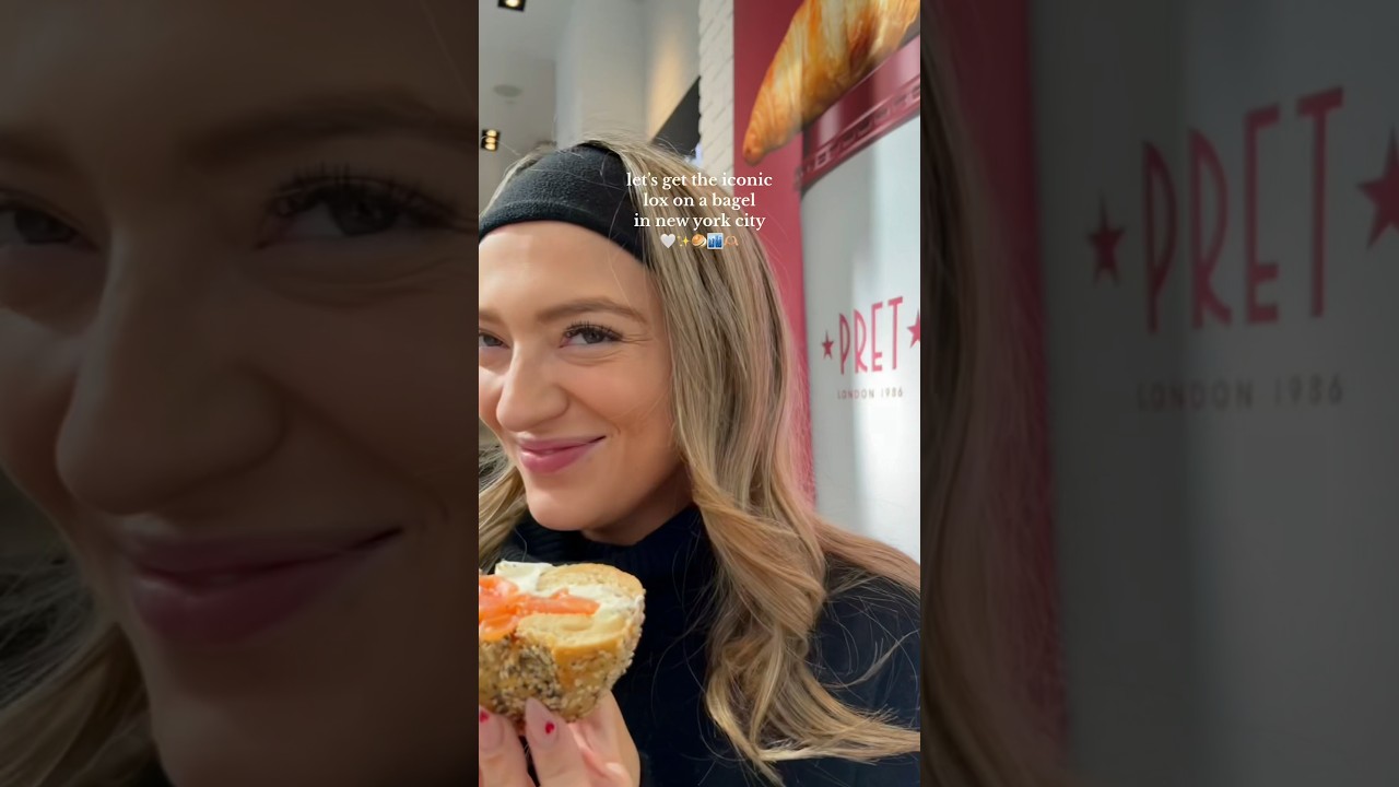 ordering an iconic everything bagel with cream cheese & lox in NEW YORK CITY !! 🥯✨ #bagel #foodie