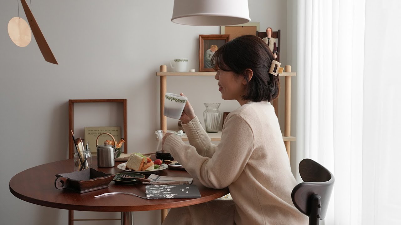 9 Aesthetic Korean Vloggers To Watch When You Need To Unwind