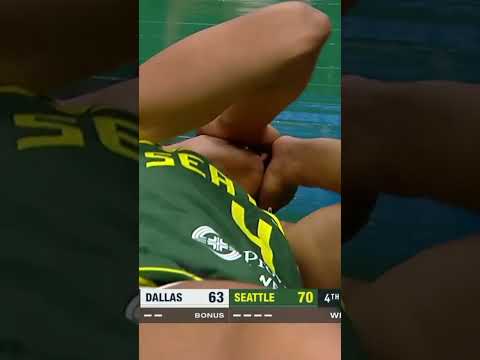Dijonai Carrington attacks SKYLAR diggins #hoops #basketball #viralreels #wnba #reels #seattlestorm