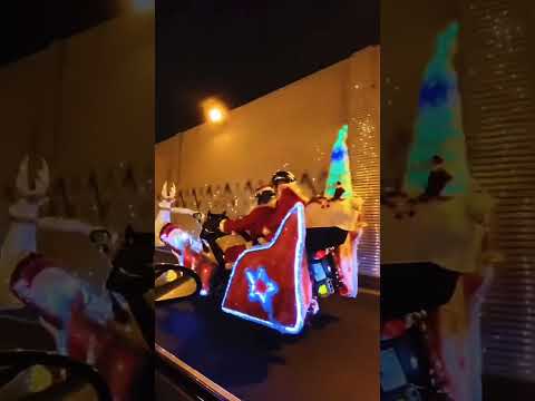 Ông già noel cưỡi tuần lộc ngoài đời thật ! #shorts