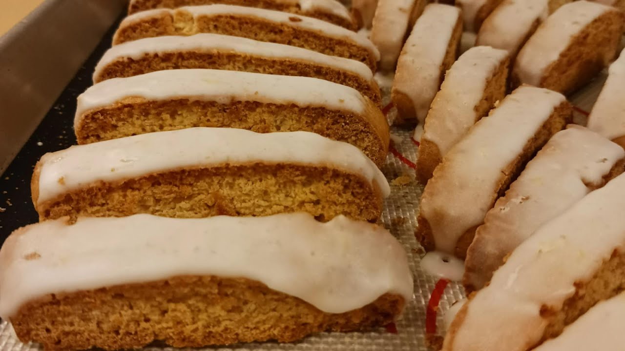 How to make Lemon Biscotti. So flavorful & lemony by using a secret ingredient. Easy instructions.