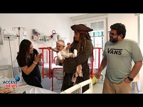 Johnny Depp 🏴☠️ Surprises Kids in Spain as Jack Sparrow! 💖