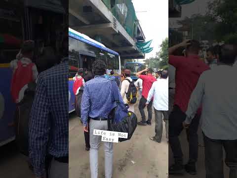 Life is not Easy ๐ฅบ Everyone is Waiting for Bus #pmpml #pmpl #shorts #yerwada #punecity