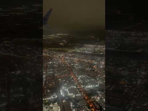 Amazing Night Landing In Toronto #shortsvideo #airplane #lights