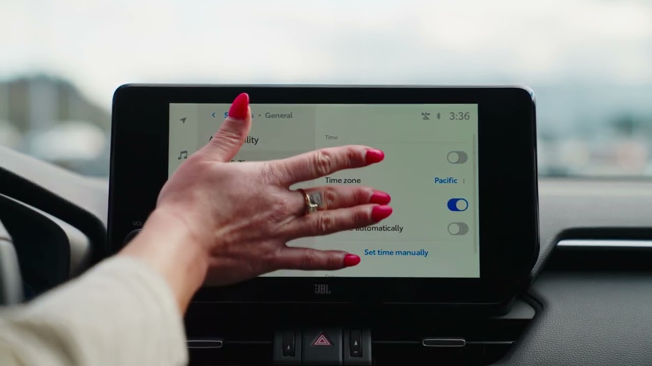 How to Adjust Your Vehicle's Clock for Daylight Saving Time