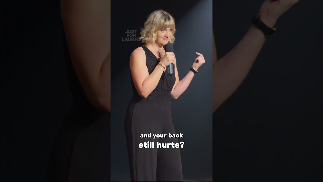 SMALL BOOBS, BIG PROBLEMS. 😆 #LaraBeitz performing in Montréal for #NewFaces2022 #JustforLaughs