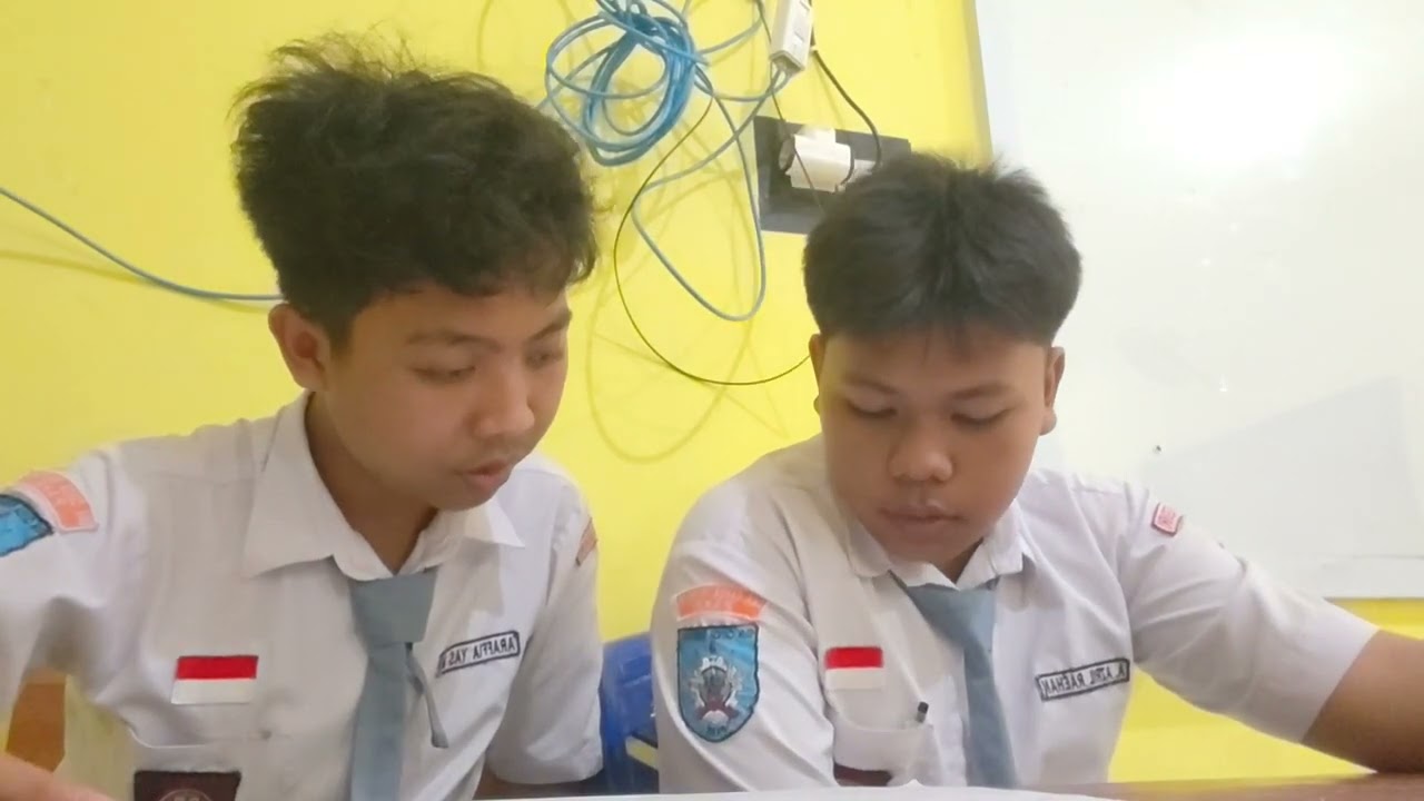 TUGAS NASKAH DRAMA BAHASA JAWA.