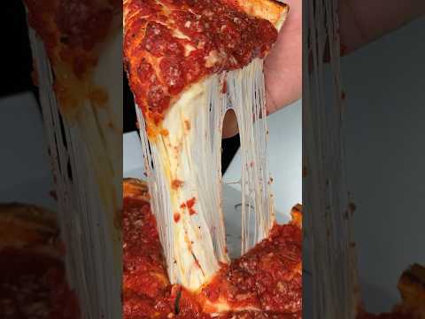 Lou Malnati’s VS Giordano’s! The Chicago Deep Dish greats 🍕