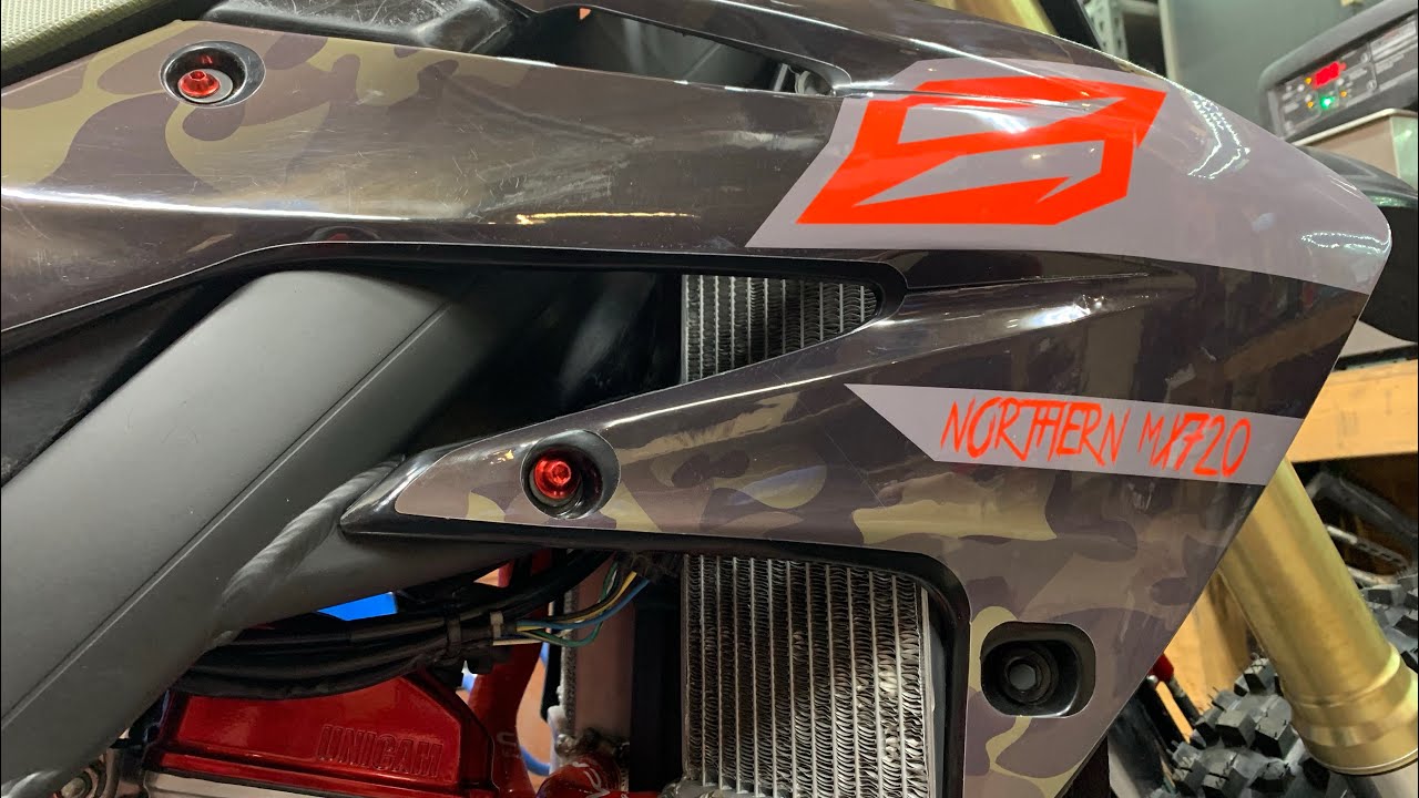 Installing SPLIT DESIGNS dirt bike graphics