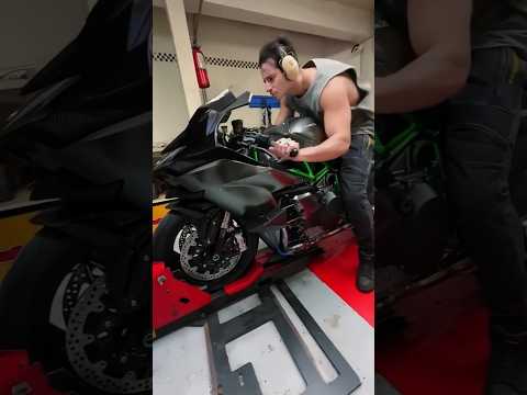 Kawasaki Ninja H2R: Insane Speed Test - 0 to 400 km/h in Seconds! 🚀💨 #shotrs #h2r #kawasaki #yamaha
