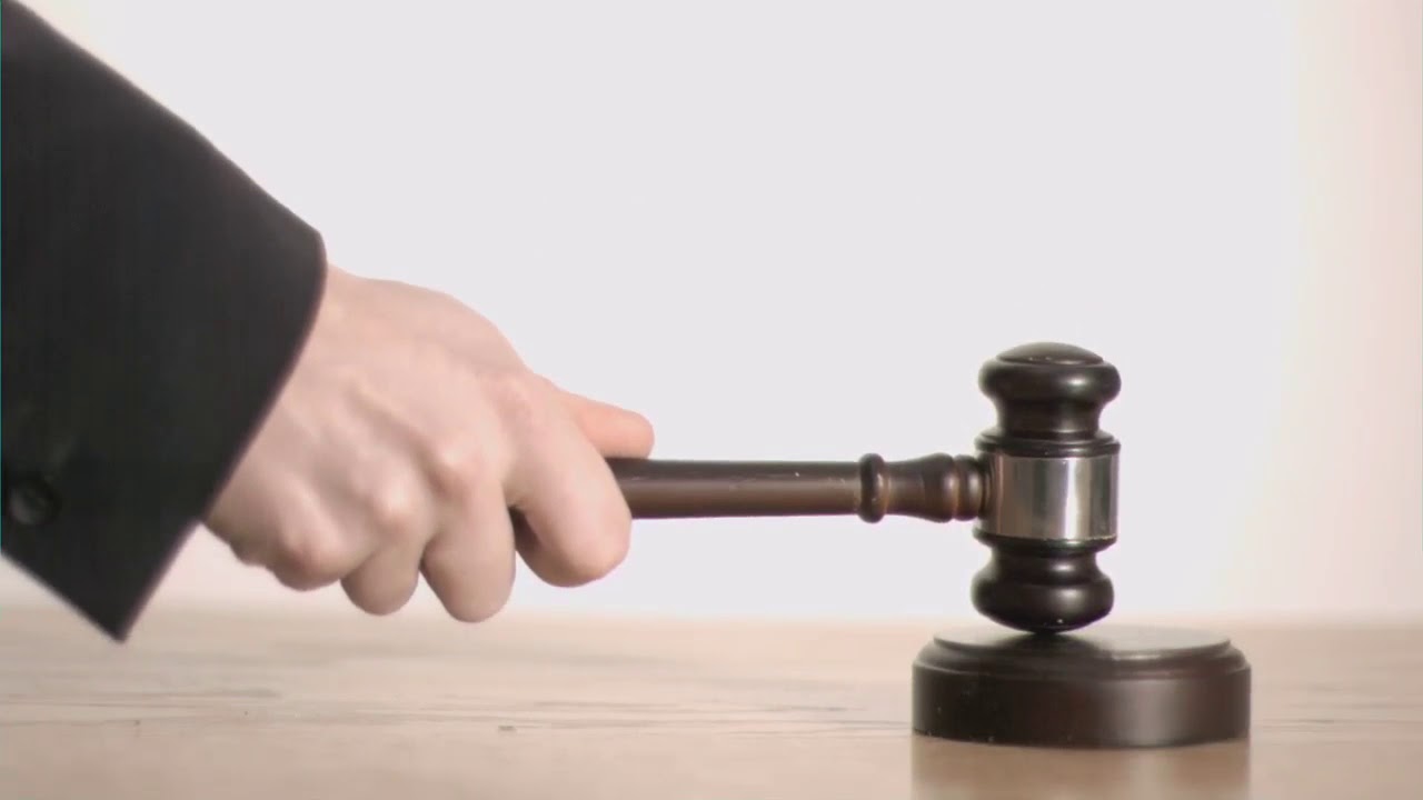 Judge gavel 720