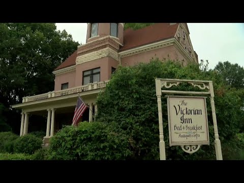 Destination Illinois: The Victorian Inn Bed & Breakfast