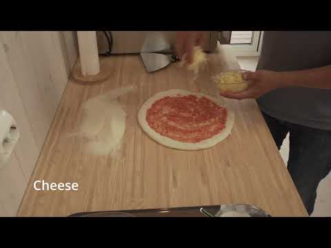 Stretch It Right – The Secret to Great Italian Pizza