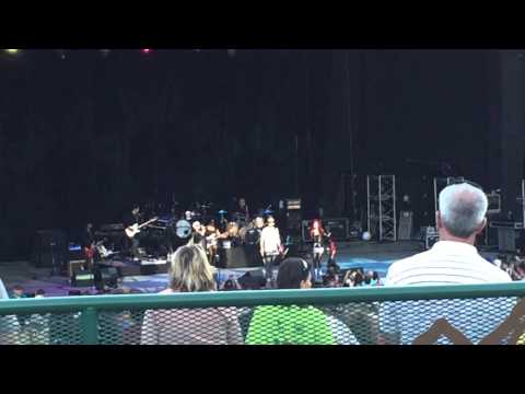 Love Shack - The B-52s (LIVE) - June 14, 2015