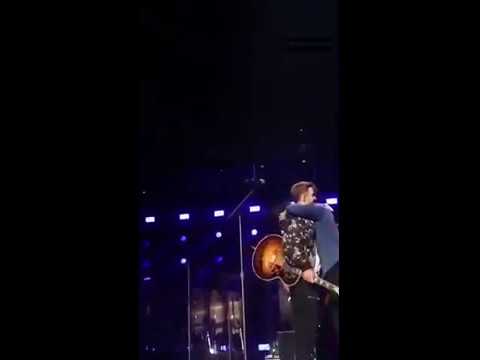 Justin Timberlake gives Shawn a warm Hug