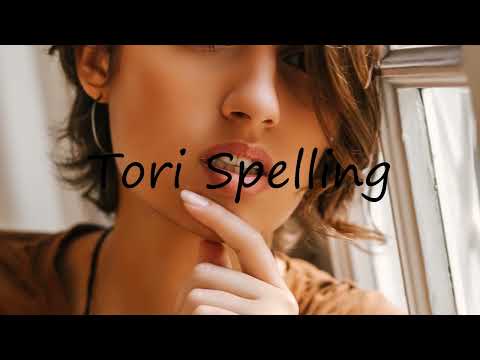 How to pronounce Tori Spelling in English?