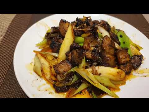 Stir fry pork with spicy broad bean paste
