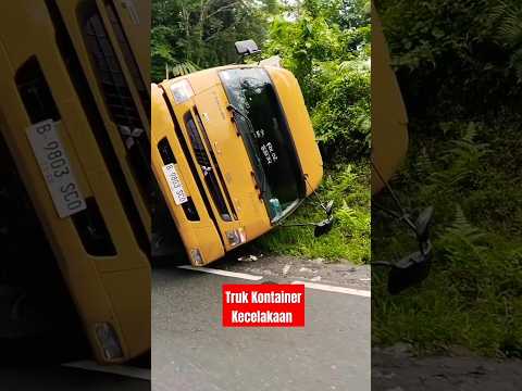 Mobil Truk Kecelakaan#shorts #herichannel #truk #beko #animasimobiltruk#bus#truck #shortvideo #viral
