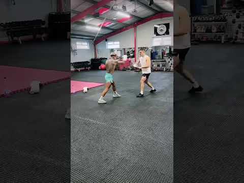 Padwork - Ryan Mendez Morgan - Cage Warriors #shorts #mma #boxing #padwork #mmatraining