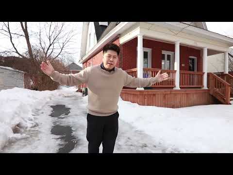 1216 Collins Avenue - R2 Zoning Property in Ottawa!