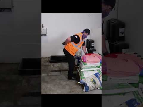 How to Move 25kg Bags from a Pallet - Manual Handling