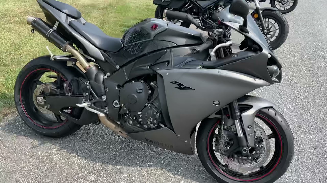 2013 YAMAHA R1