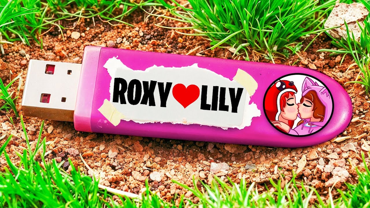 I Found Roxy and Lily’s Secret World in Minecraft!