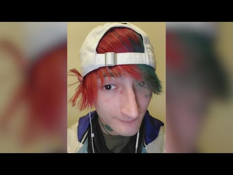 Mom of Highwood, Illinois rapper Bobby Crimo confronted by police ...