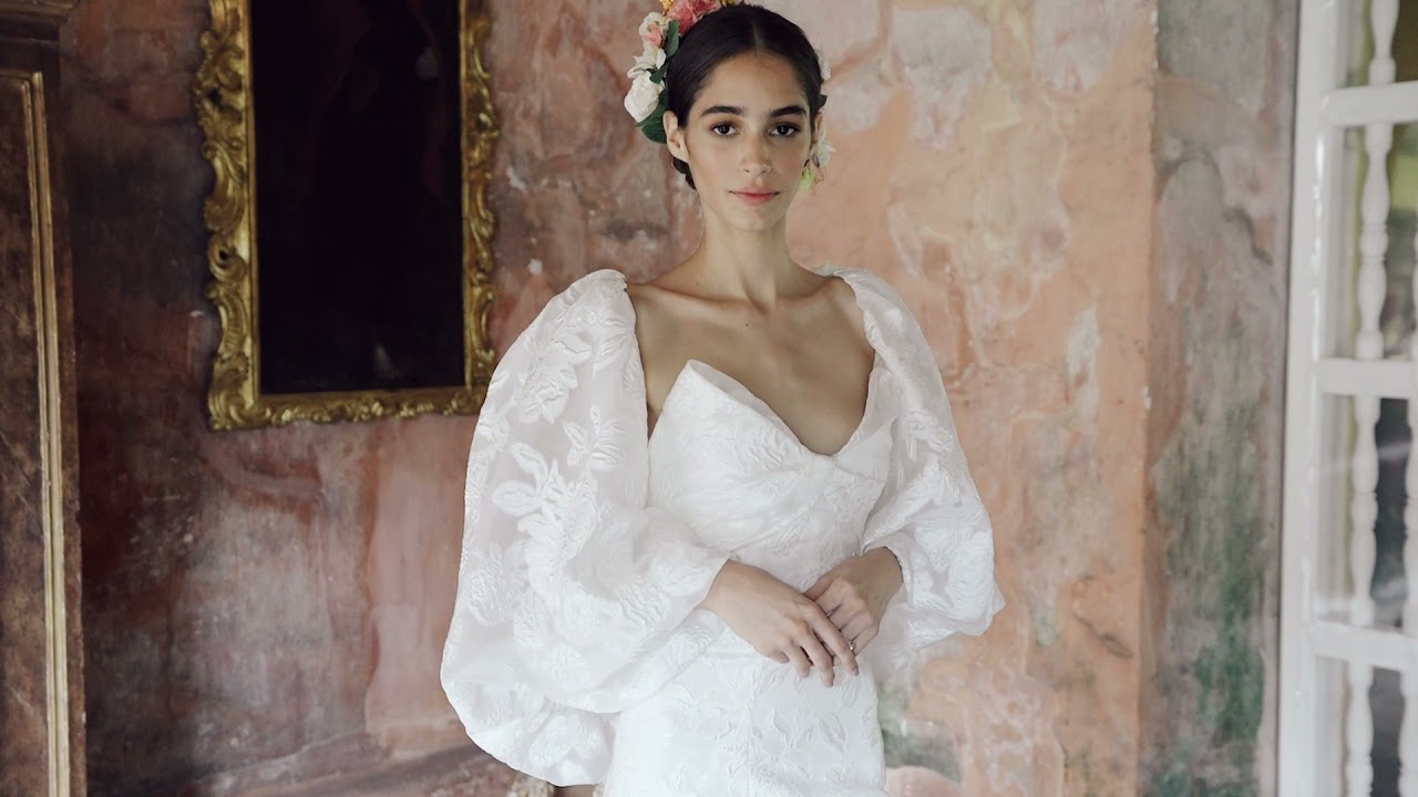 Monique Lhuillier Fall 2022 Bridal