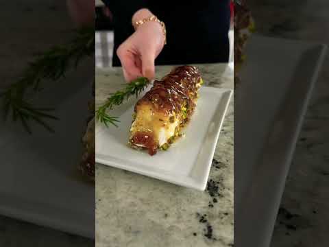 Goat Cheese log with fig jelly and honey drizzle #appetizer #appetizerrecipes