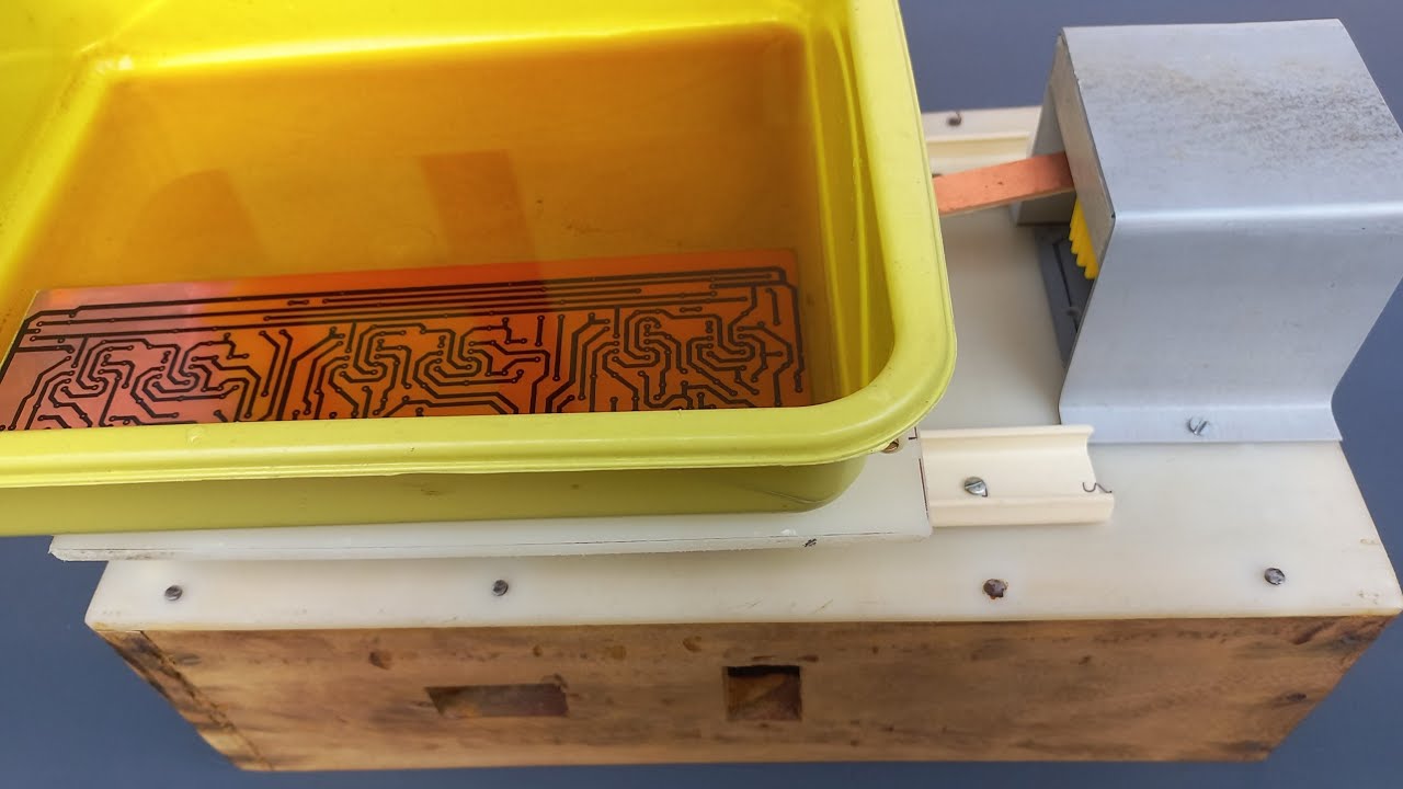 Making A DIY PCB Etching Shaker / PCB Etching Machine 