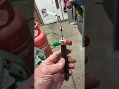 CHEAP £15 MINI GAS WELDING TORCH WITH FREE OXYGEN USING A MEDICAL MACHINE