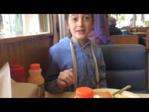 20141221 Reagan show at P&L Burgers again!
