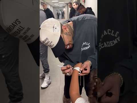 Chris Brown backstage in Brazil ❤️ #chrisbrown #breezybowl #brasil #backstage #teambreezy