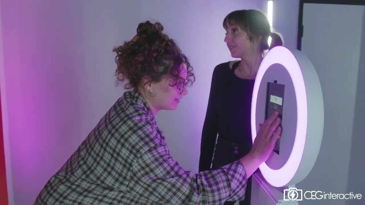 Social Booth – Digital Photo Booth Rental Guided Tour – CEG Interactive