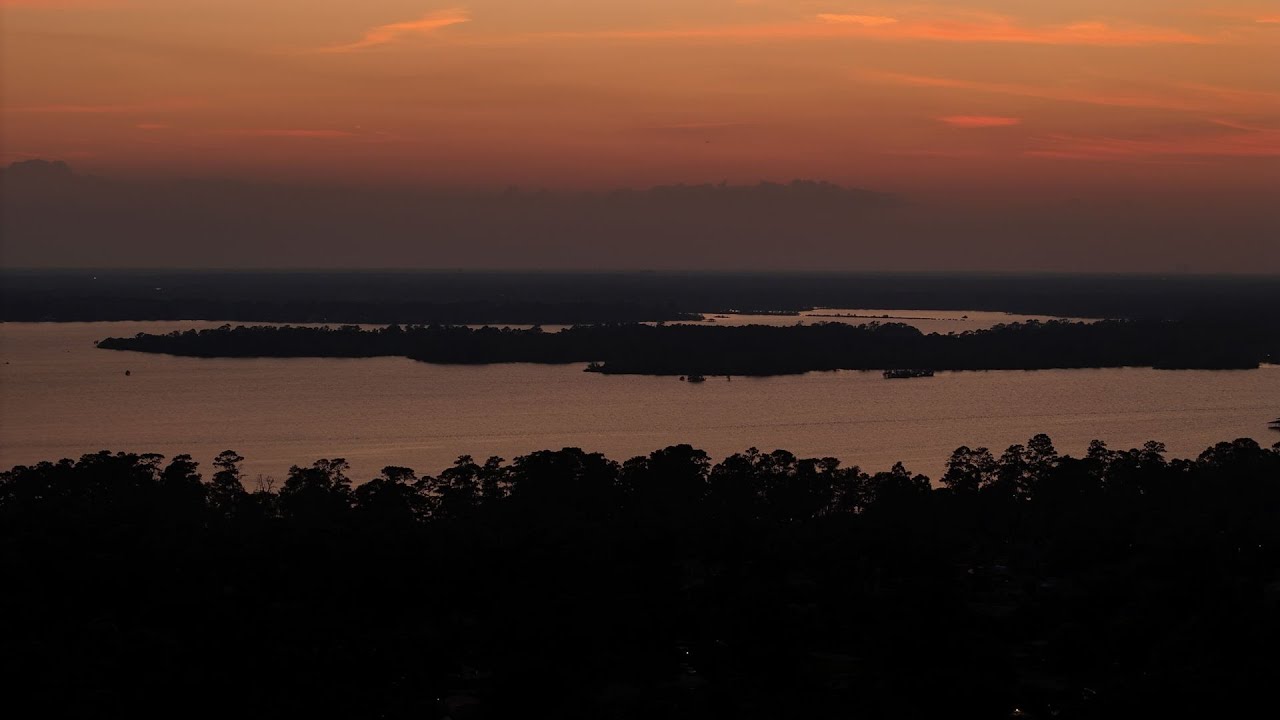 Lake Shores through the eyes of a DJI Air 3