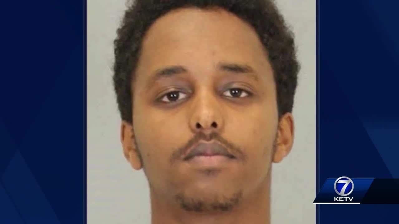 Crime Stoppers: Robbery suspect wanted