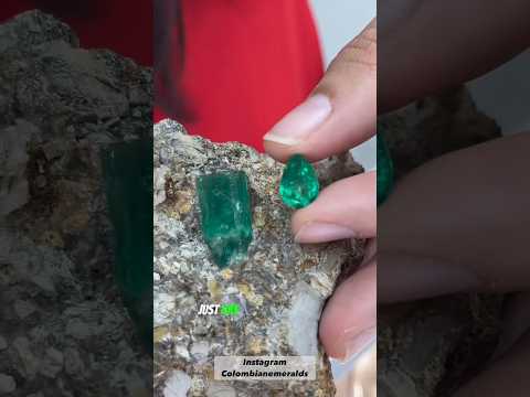 What does an emerald look like in the rough or crystal? Expert opinion and important information