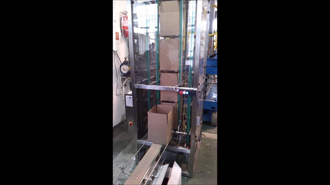 Step elevator for empty boxes