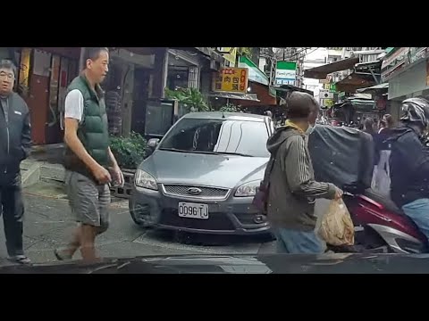 不是我不小心, 就靜靜的看你裝 B (舉發成功) | WoWtchout - 地圖型行車影像分享平台